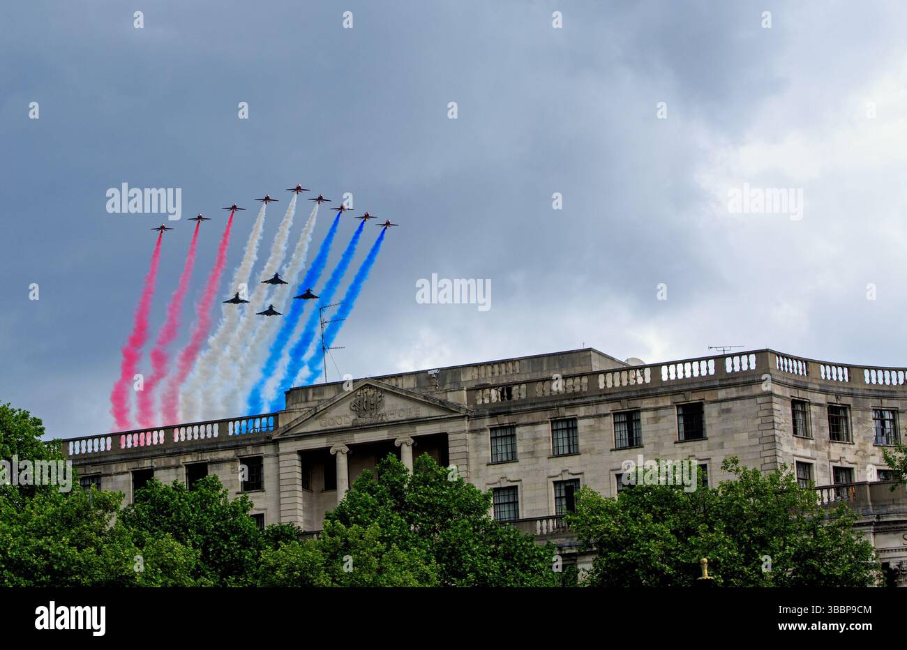 South Africa House, London, UK, 05-05-25. The Red Arrows and Fighter ...
