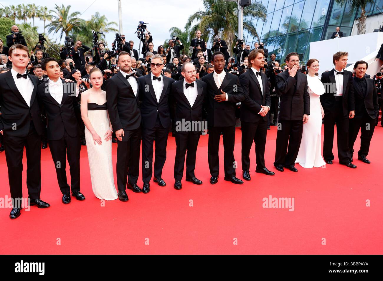 Cameron Mann, Matt Gomez Hidaka, Amélie Hoeferle, Lars Knudsen, Joaquin ...