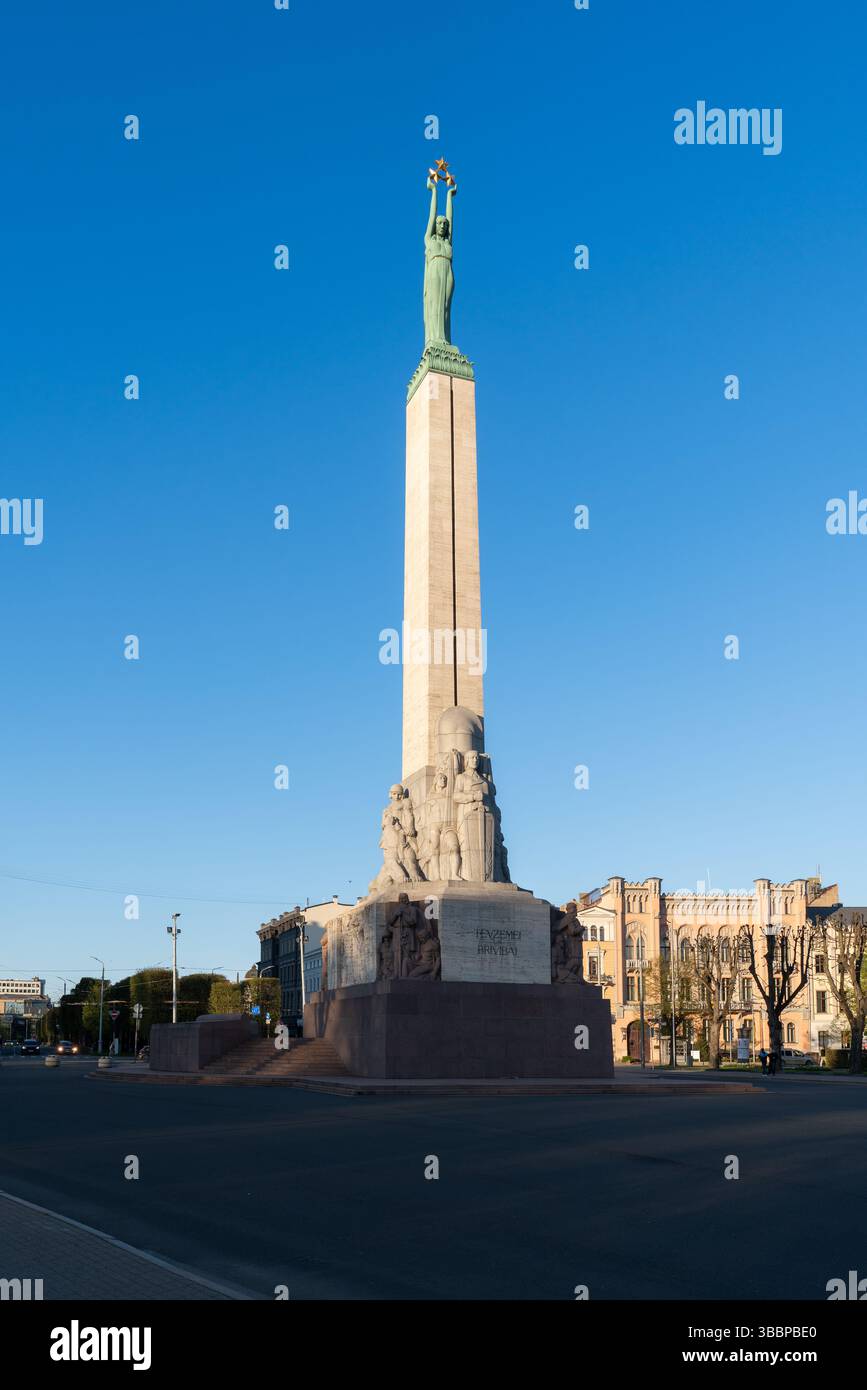 Freedom monument sculpture park hi-res stock photography and images - Alamy