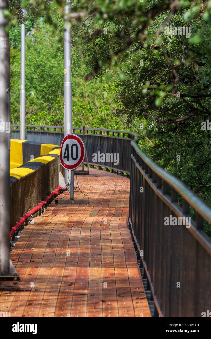 Structured crossing hi-res stock photography and images - Alamy