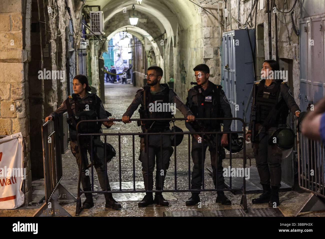 Jerusalem, Jerusalem, Israel. 16th May, 2025. Police cordon off the ...