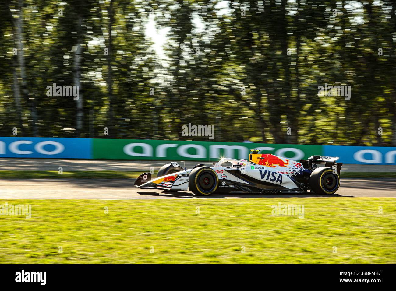 Liam Lawson (NZL) - Visa Cash App RB F1 Team - RB VCARB02 - Honda RBPT ...