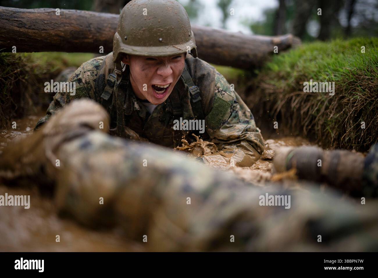 U.S. Naval Academy midshipmen take part in the annual Sea Trial on 13 ...