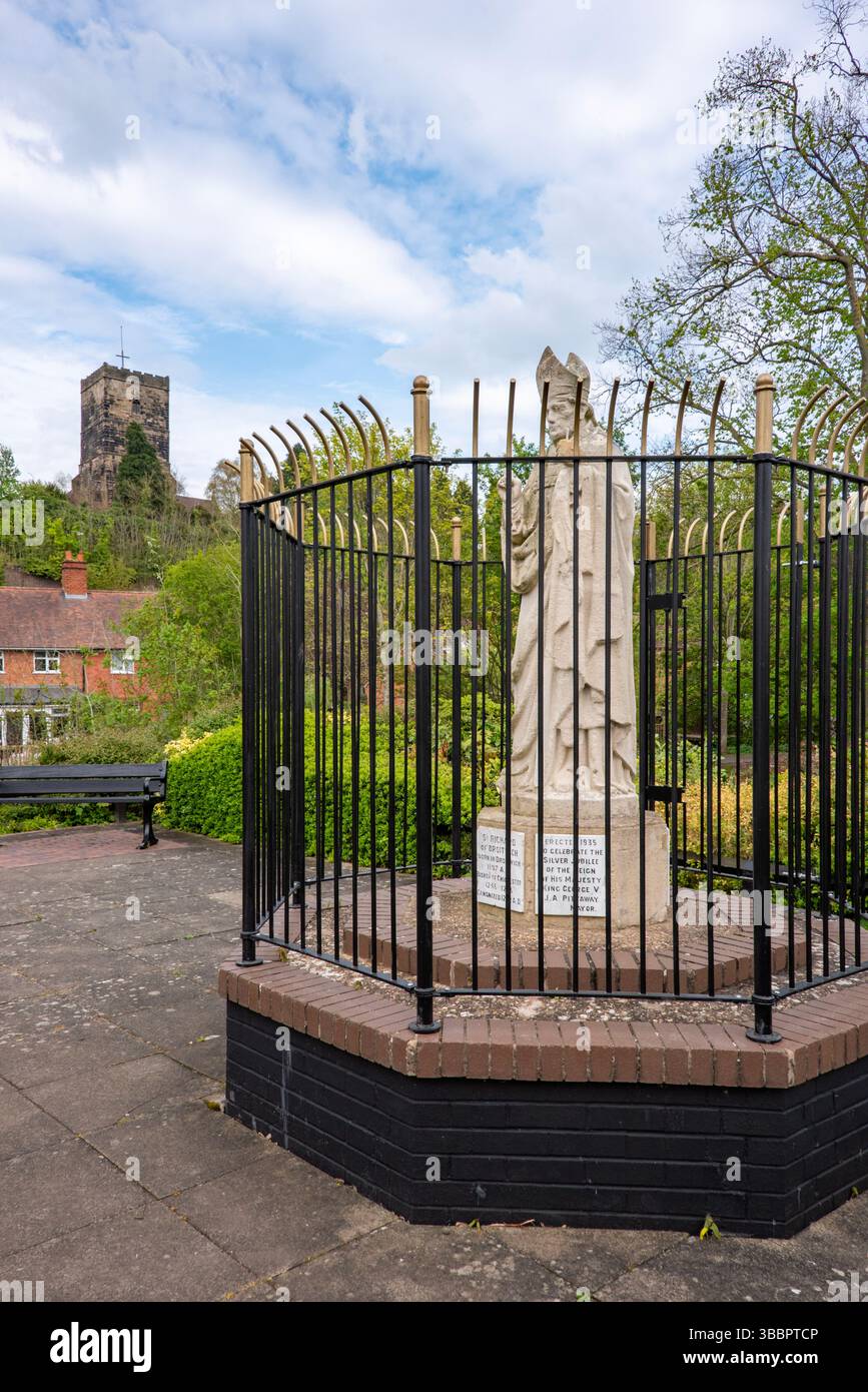 Statue of St Richard, Droitwich Spa, UK Stock Photo - Alamy