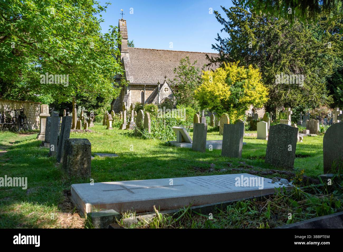 Holy Trinity Church, Headington Quarry, Oxford, UK. CS Lewis attended ...
