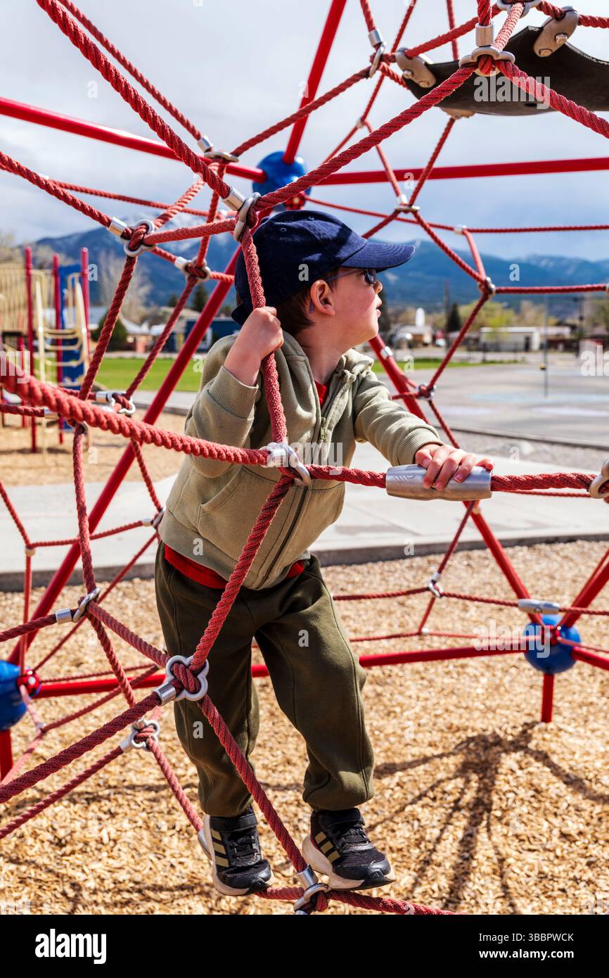 Dangerous jungle gym hi-res stock photography and images - Alamy