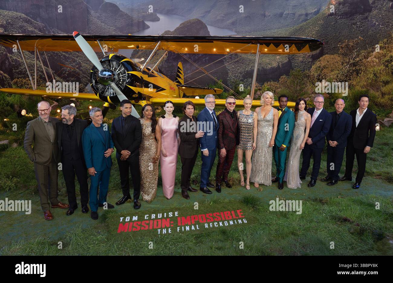 Mission impossible mark gatiss hi-res stock photography and images - Alamy