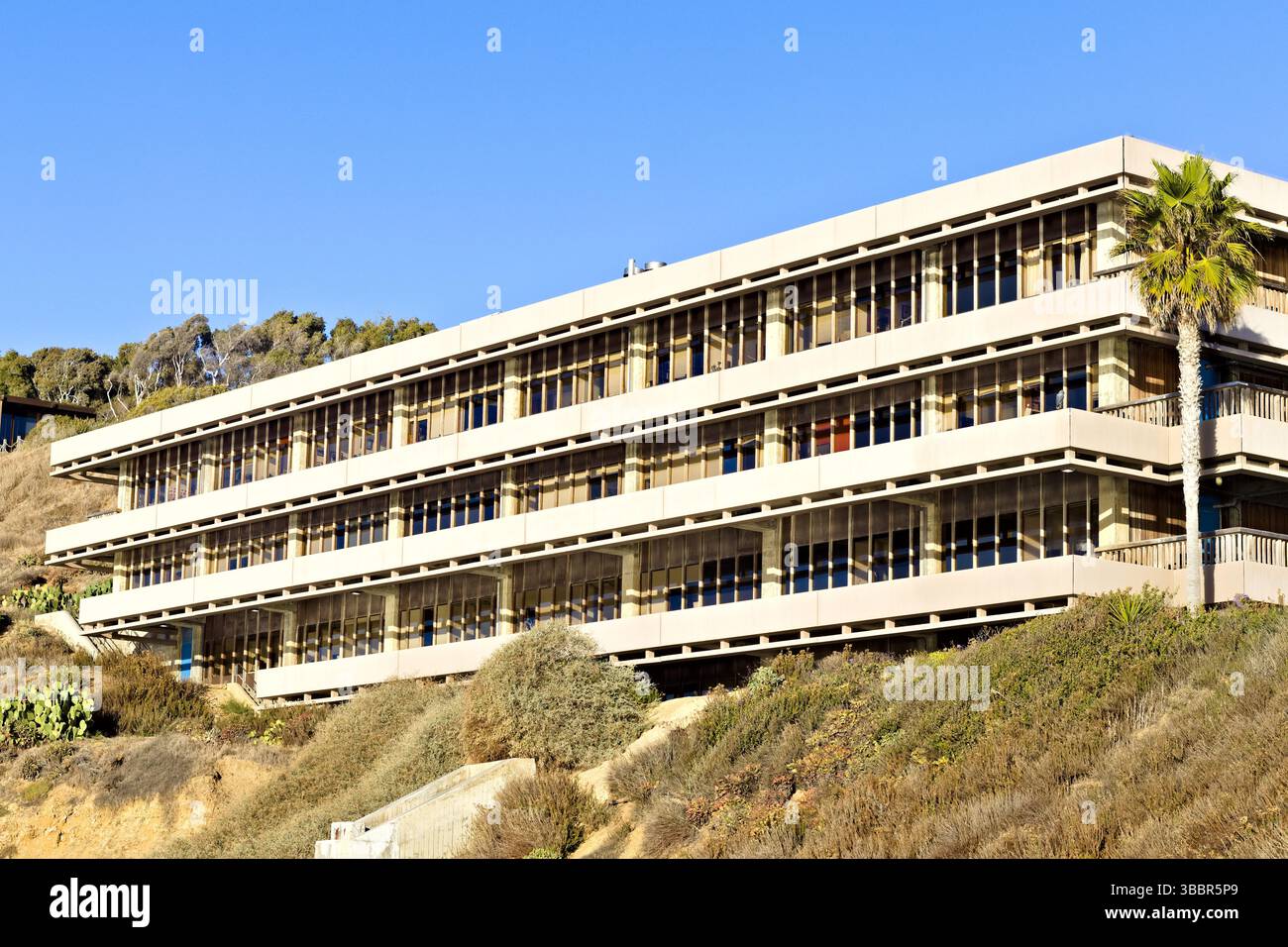 Oceanography research building in San Diego Stock Photo - Alamy