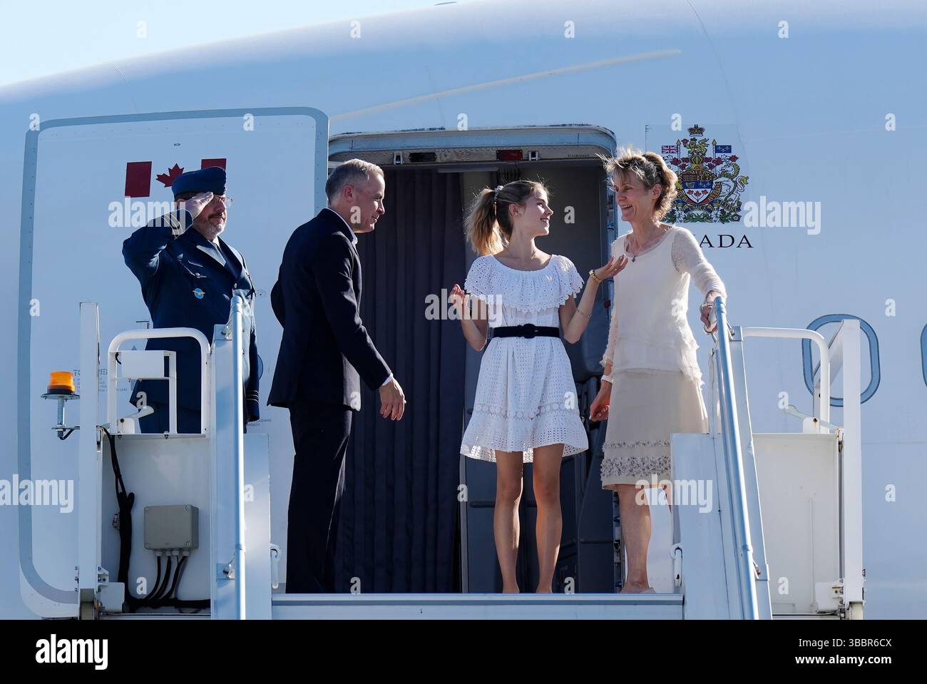 Ottawa, Canada. 16th May, 2025. Prime Minister Mark Carney boards a ...
