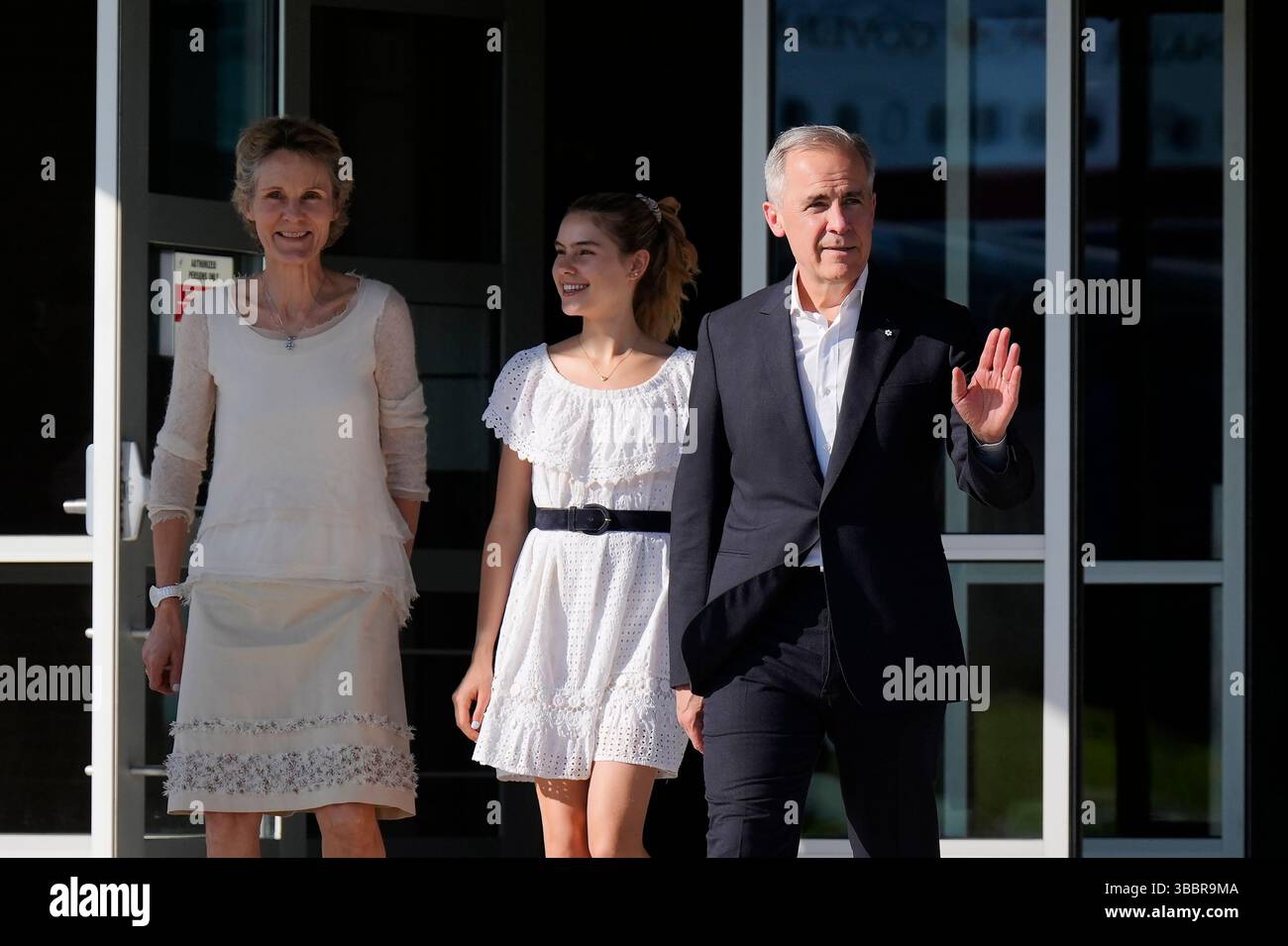 Ottawa, Canada. 16th May, 2025. Prime Minister Mark Carney boards a ...