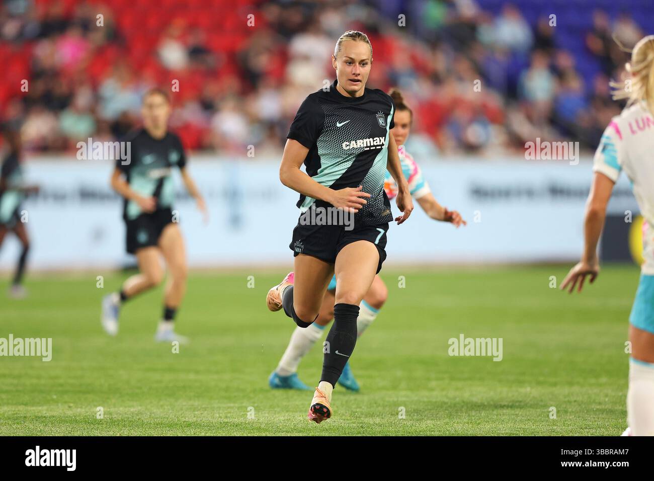 HARRISON, NJ - MAY 16: Jaelin Howell #7 of NJ/NY Gotham FC during the ...