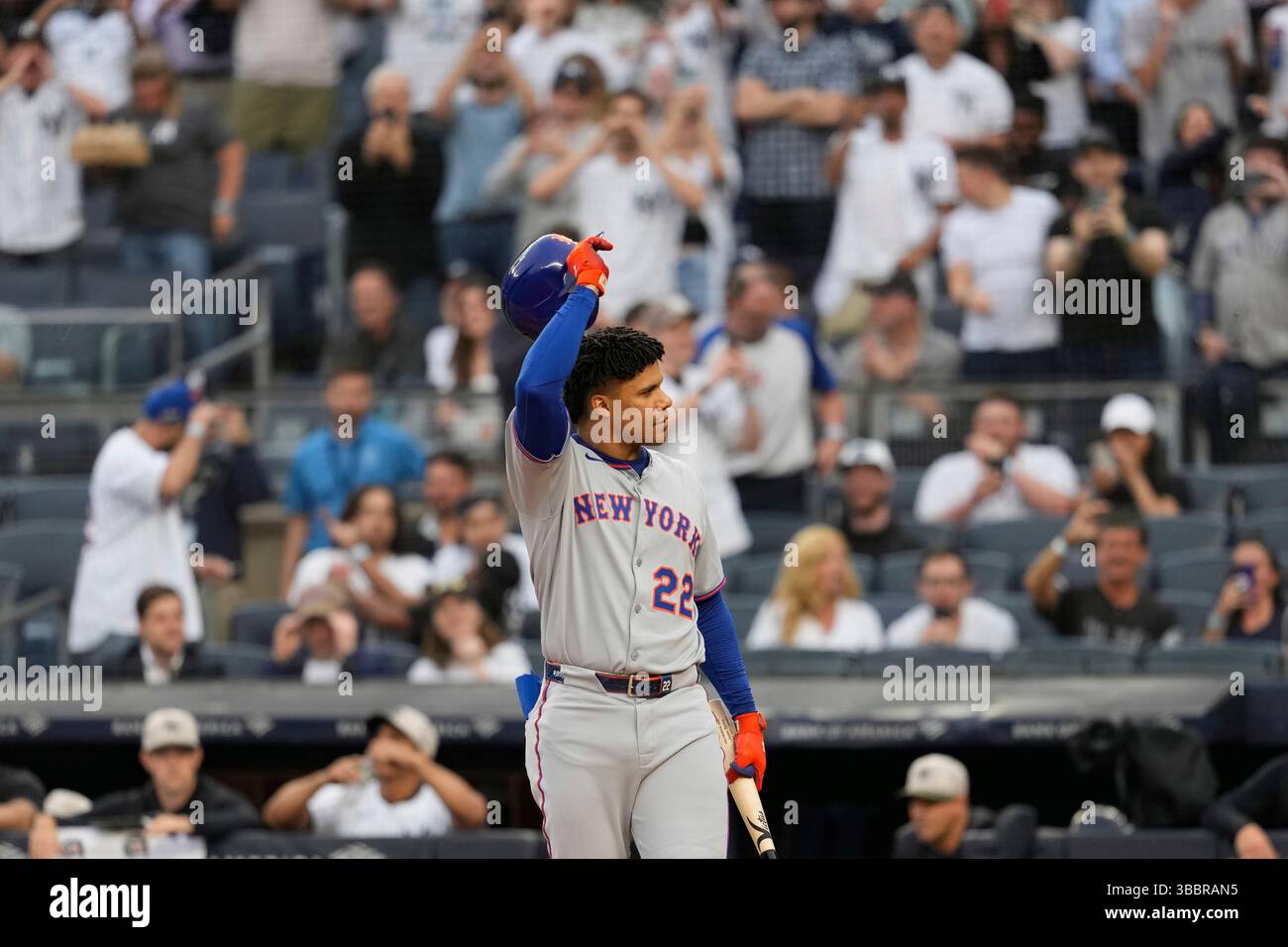 New York Mets' Juan Soto acknowledges the reaction of the crowd as he ...