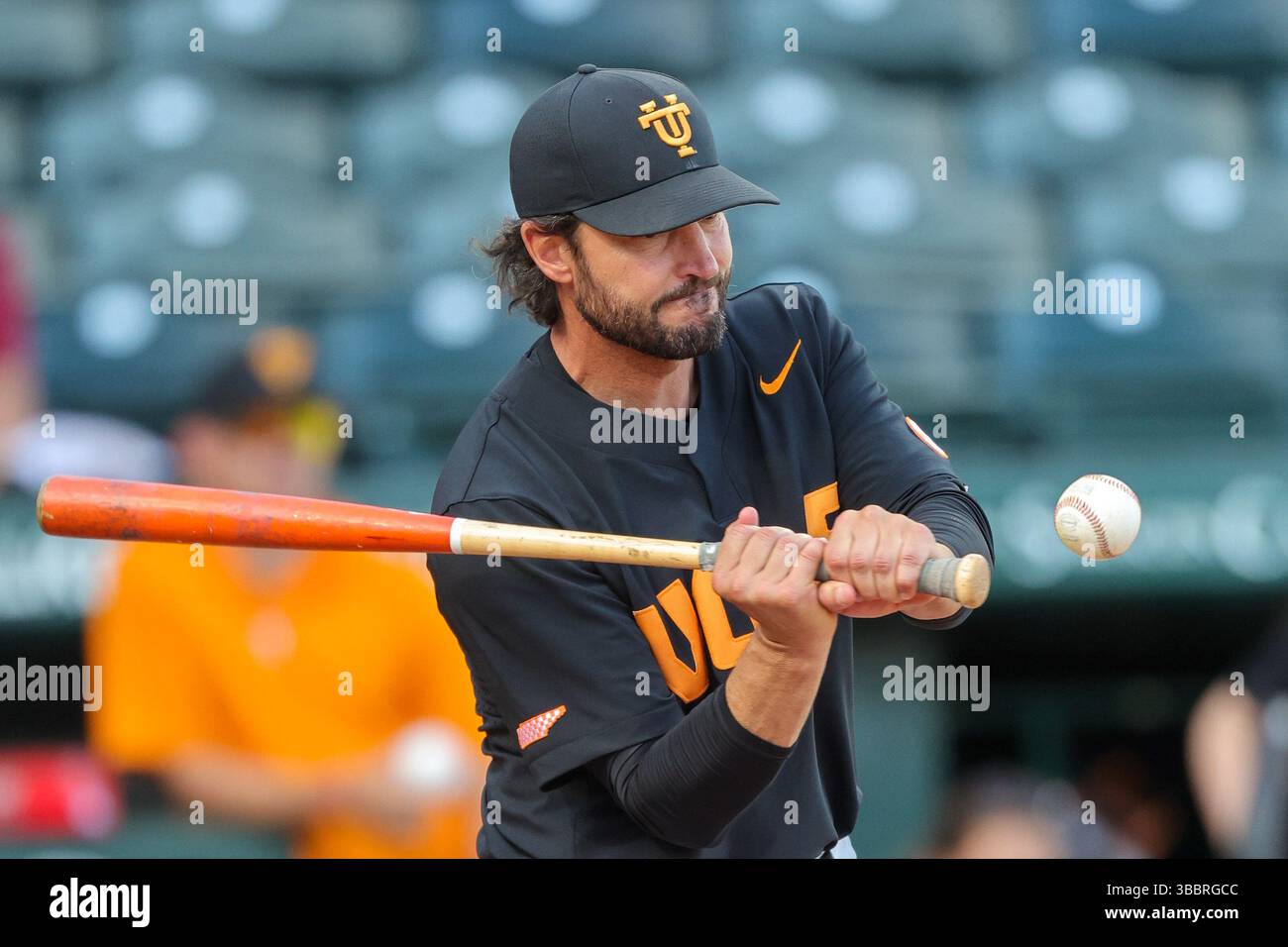 Fayetteville, AR. 16th May, 2025. Volunteers Head Coach Tony Vitello ...