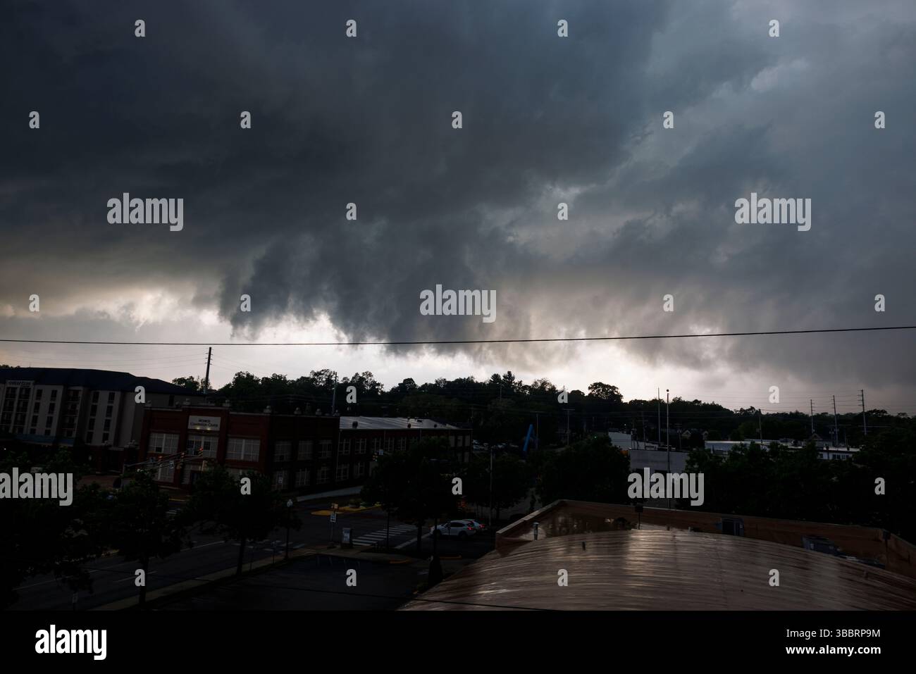 Bloomington, USA. 16th May, 2025. Severe weather crosses over the city ...