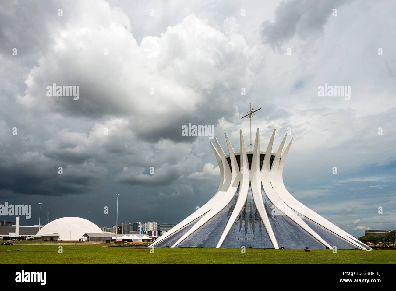 Oscar Niemeyer's Cathedral of Brasília and Cultural Complex of the ...