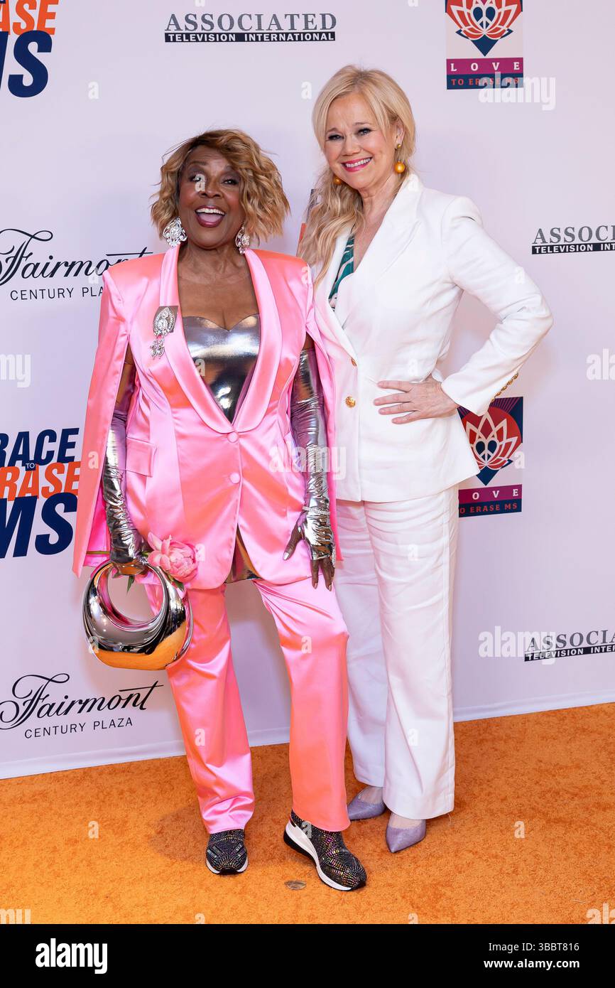 Los Angeles, USA. 16th May, 2025. Thelma Houston and Caroline Rhea ...