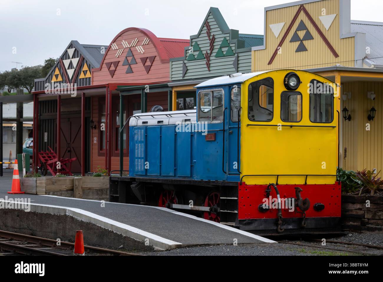 Diesel shunting locomotive at Kawakawa Station, Bay of Islands Vintage ...