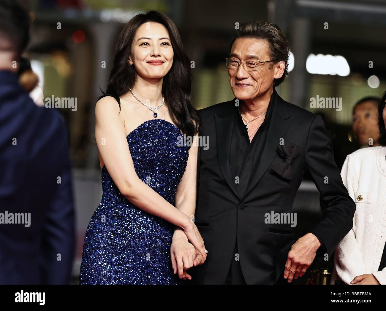 (250517) -- CANNES, May 17, 2025 (Xinhua) -- Main cast members Gao ...