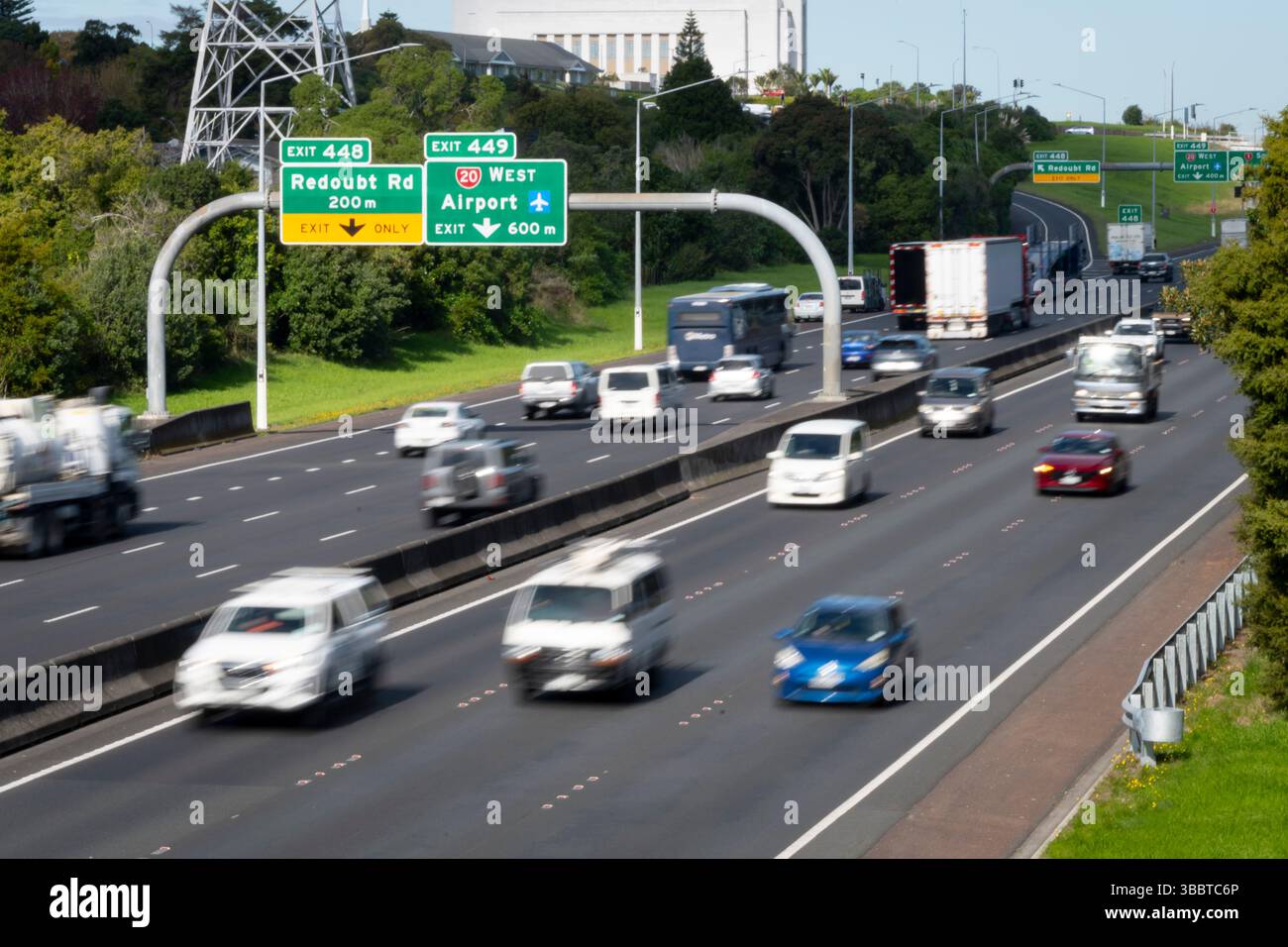 Auckland airport highway road hi-res stock photography and images - Alamy