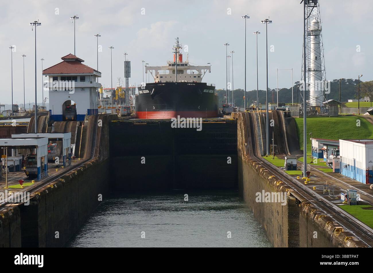 Ship pass through the locks. Panama Canal, Panama Stock Photo - Alamy