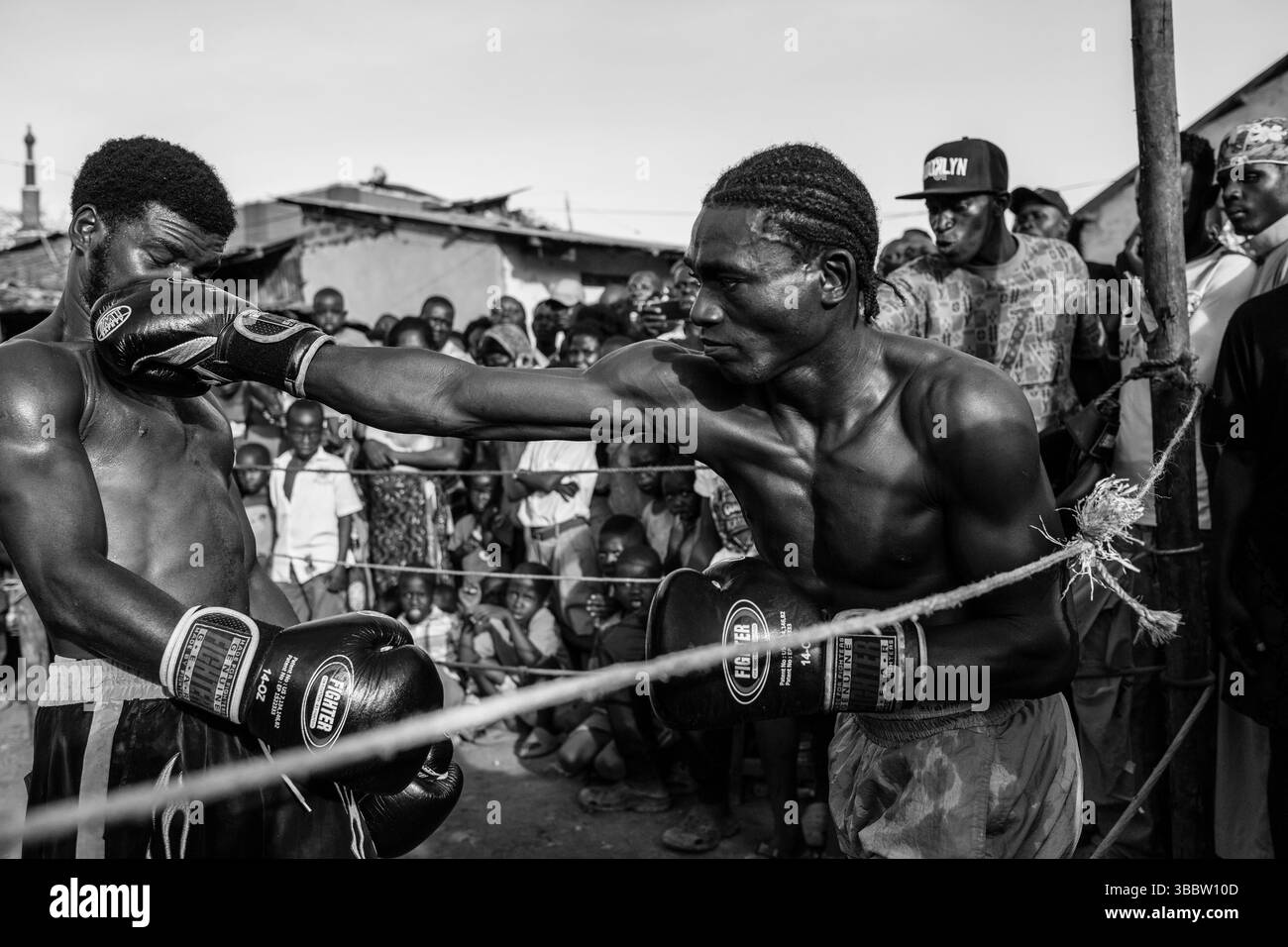 Boxing in Katanga area, Kampala, Uganda, Africa Stock Photo - Alamy