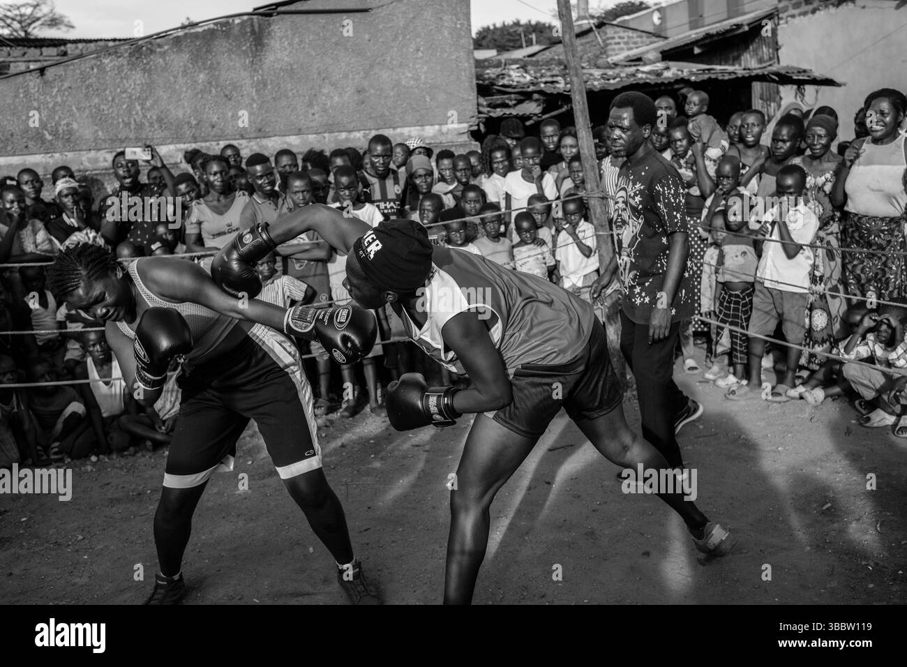 Boxing in Katanga area, Kampala, Uganda, Africa Stock Photo - Alamy