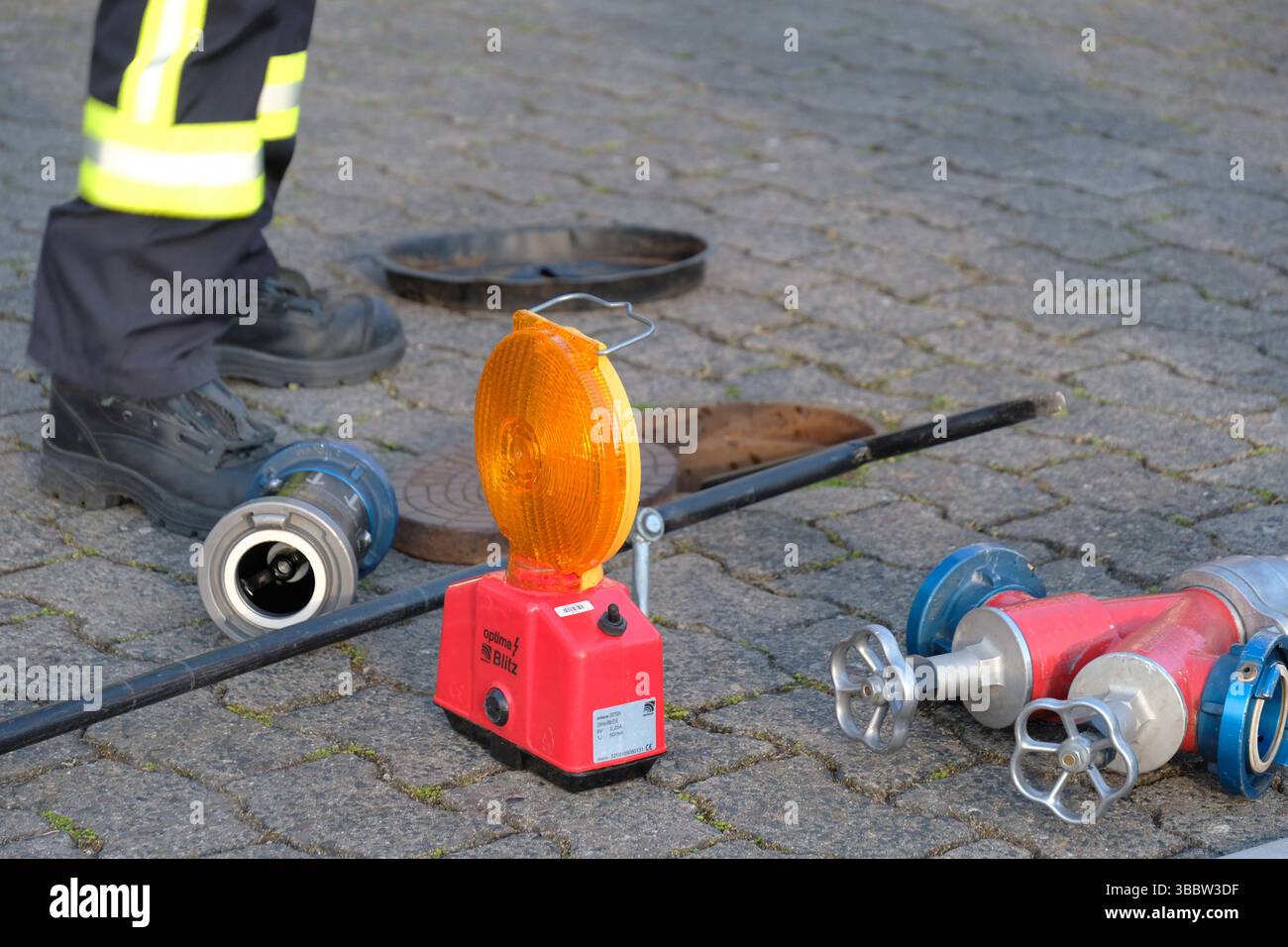 Feuerwehr-Blaulicht Feuerwehr in verschiedenen Bildern und Aktionen in ...