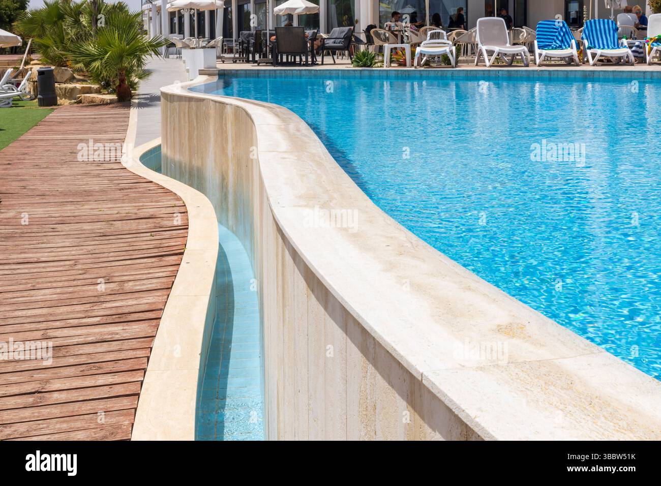 Curved swimming pool hi-res stock photography and images - Alamy
