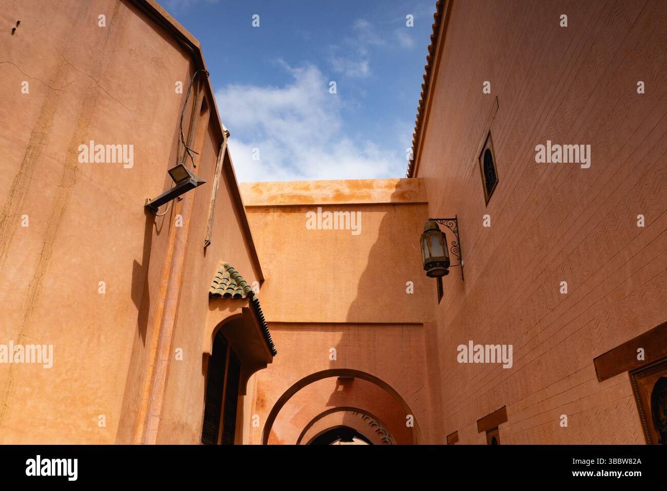University library interior africa hi-res stock photography and images ...