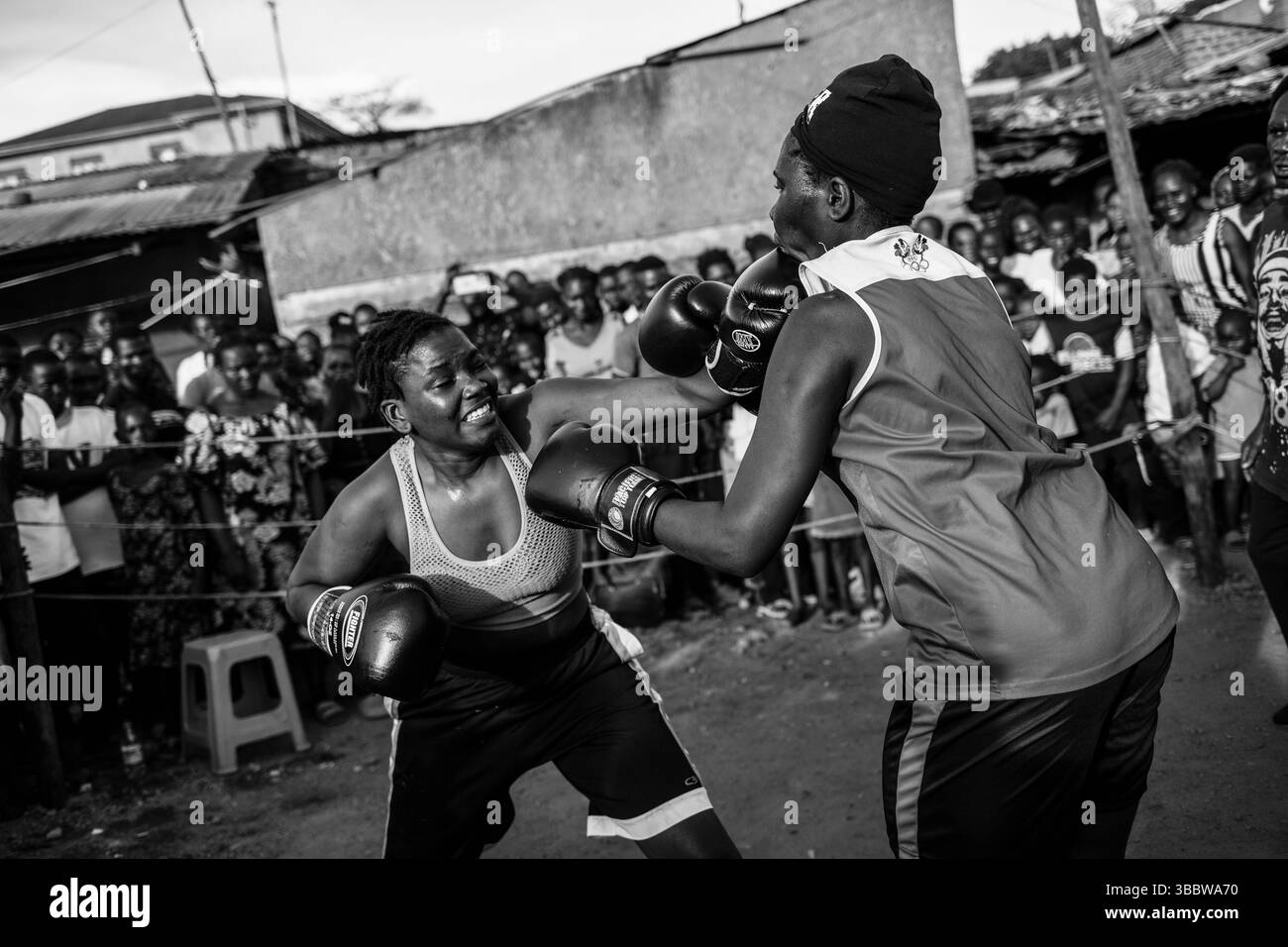 Boxing in Katanga area, Kampala, Uganda, Africa Stock Photo - Alamy