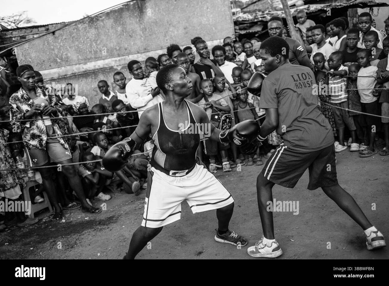 Boxing in Katanga area, Kampala, Uganda, Africa Stock Photo - Alamy