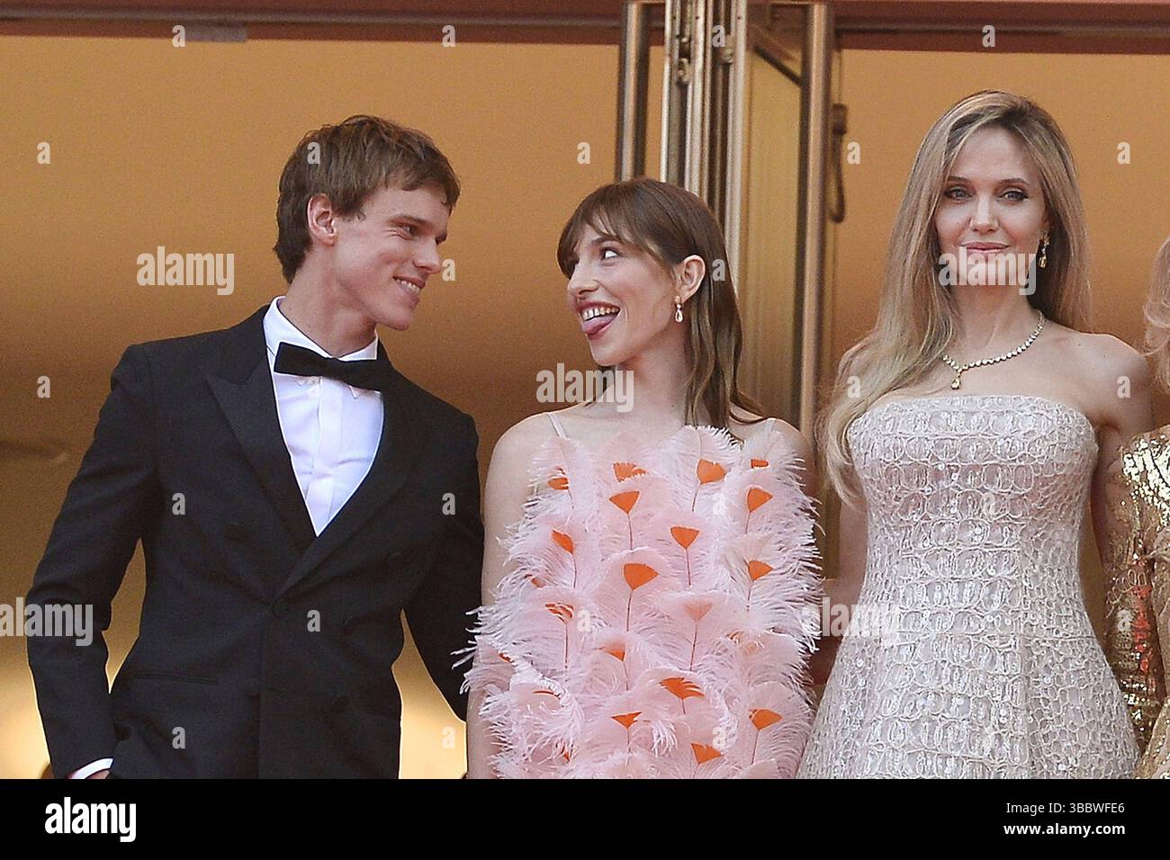 Finn Bennett , Monia Chokri und Angelina Jolie bei der Eddington Film ...
