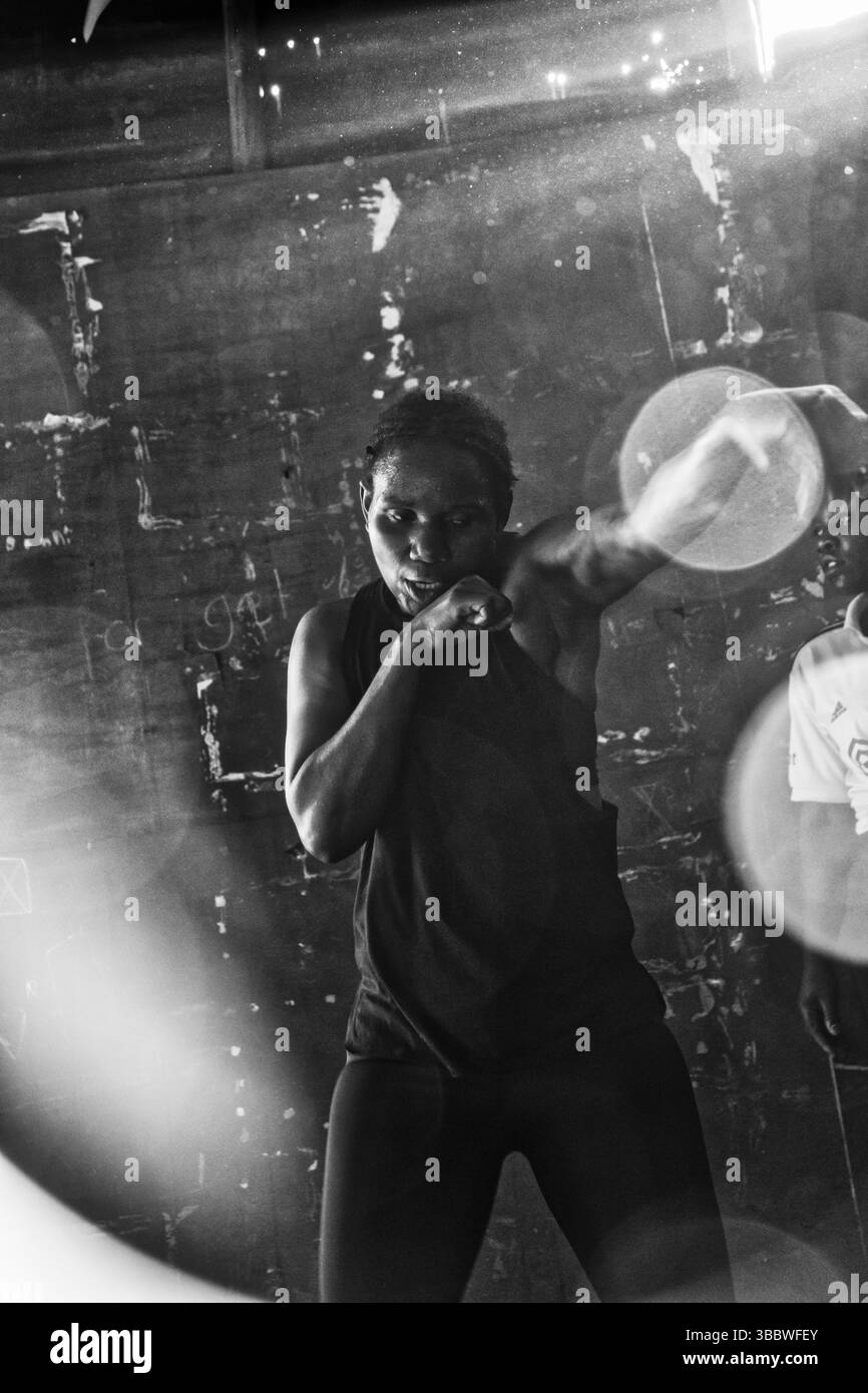 Boxing in Katanga area, Kampala, Uganda, Africa Stock Photo - Alamy