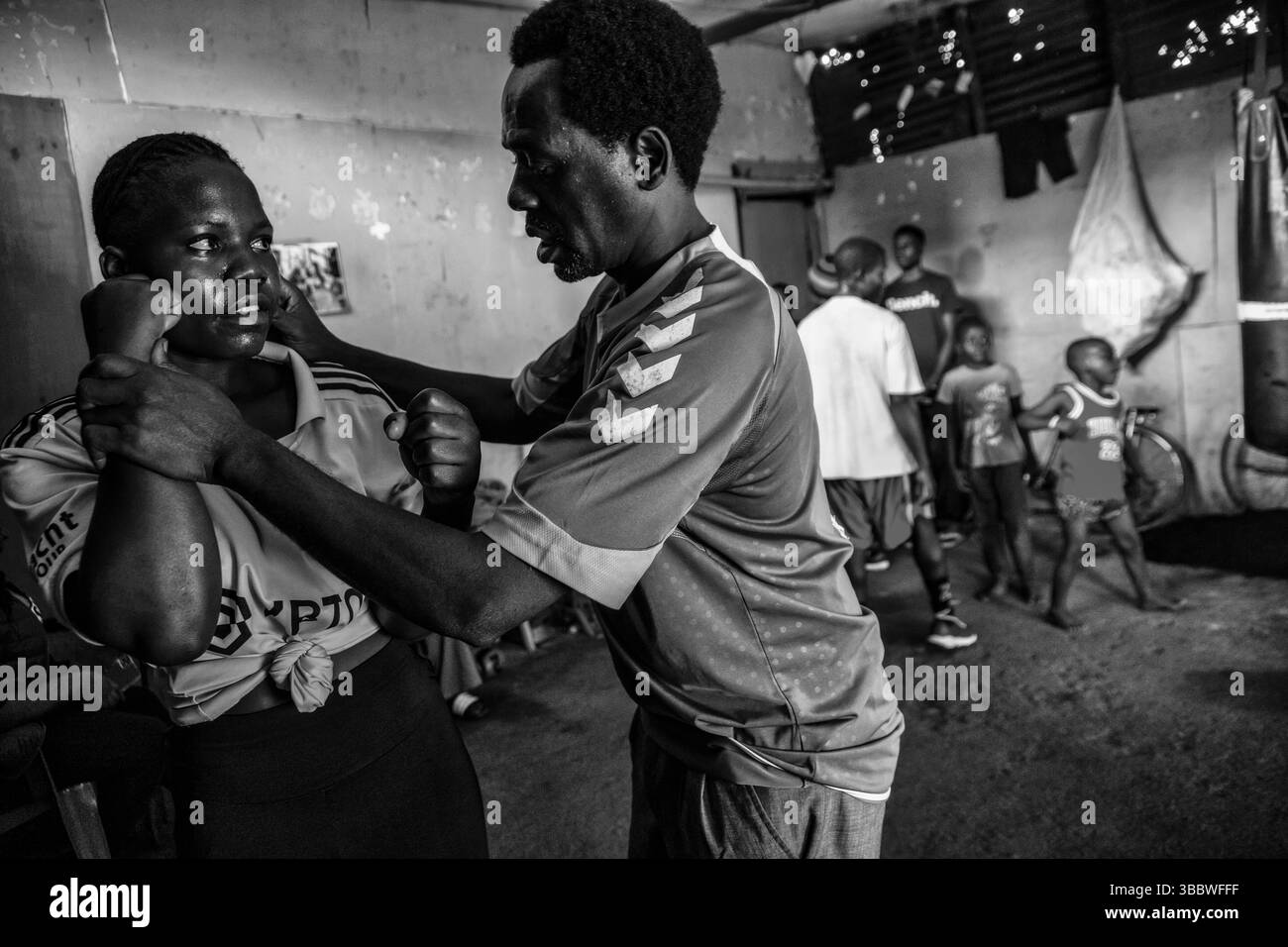 Boxing in Katanga area, Kampala, Uganda, Africa Stock Photo - Alamy