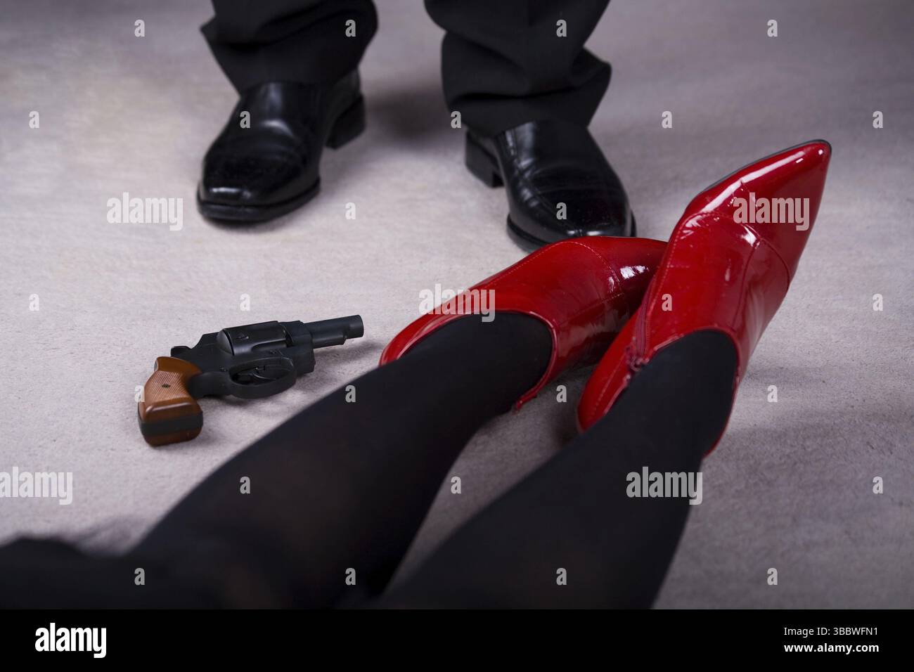 A detective at the crime scene investigation Stock Photo - Alamy