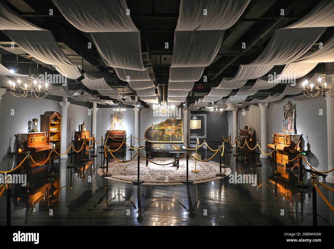 (250517) -- CHENGDU, May 17, 2025 (Xinhua) -- This photo taken on May 8 ...