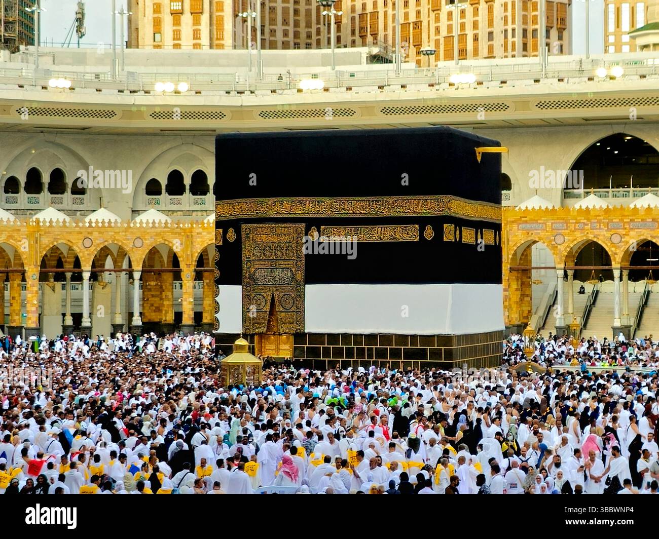 Mecca, Saudi Arabia, June 12 2024: the circumambulation of the grand ...