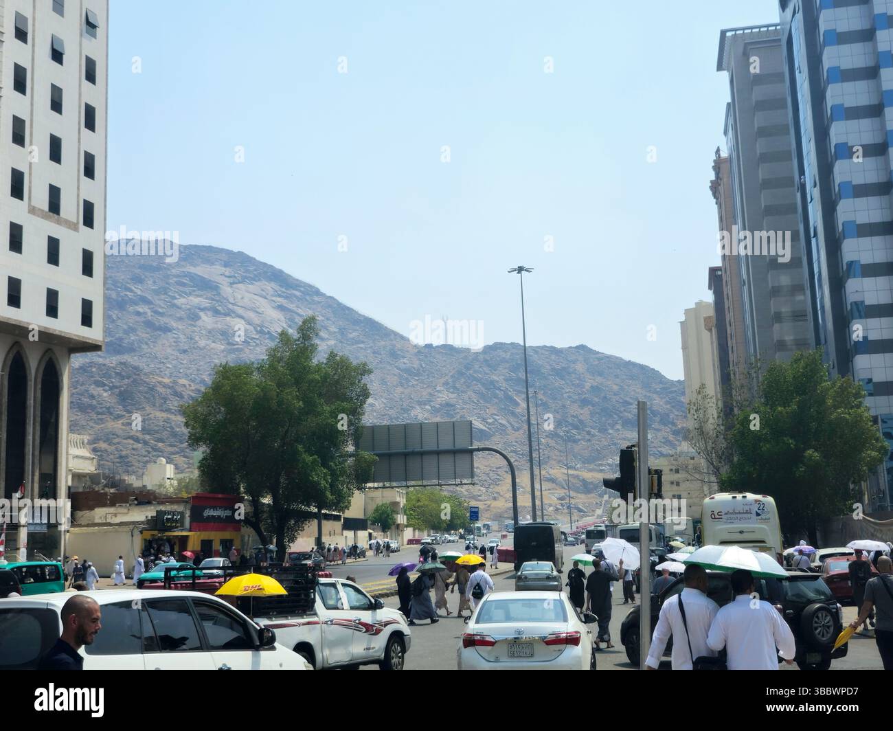 Mecca, Saudi Arabia, June 19 2024: the streets of Makkah city details ...