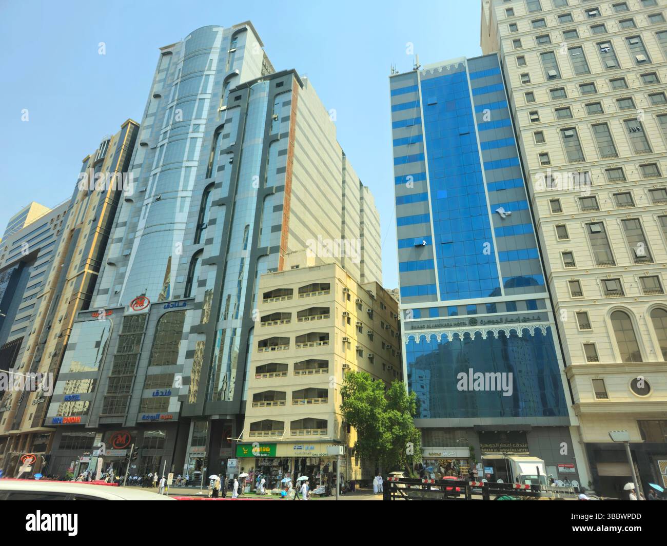 Mecca, Saudi Arabia, June 19 2024: the streets of Makkah city details ...