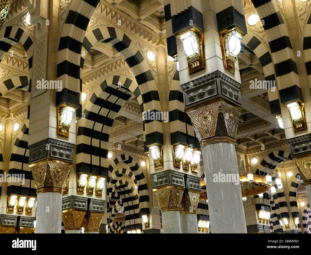Medina, Saudi Arabia, June 26 2024: The details of the Prophet's Mosque ...