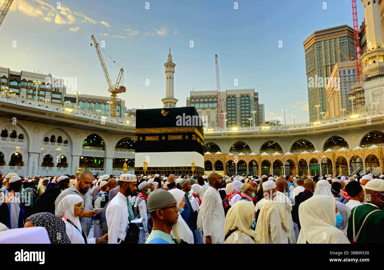 Mecca, Saudi Arabia, June 25 2024: the circumambulation of the grand ...