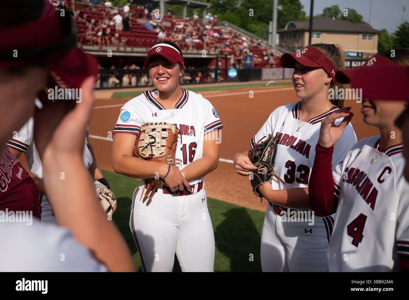 South Carolina infielder Arianna Rodi (16) and Karley Shelton (33) talk ...