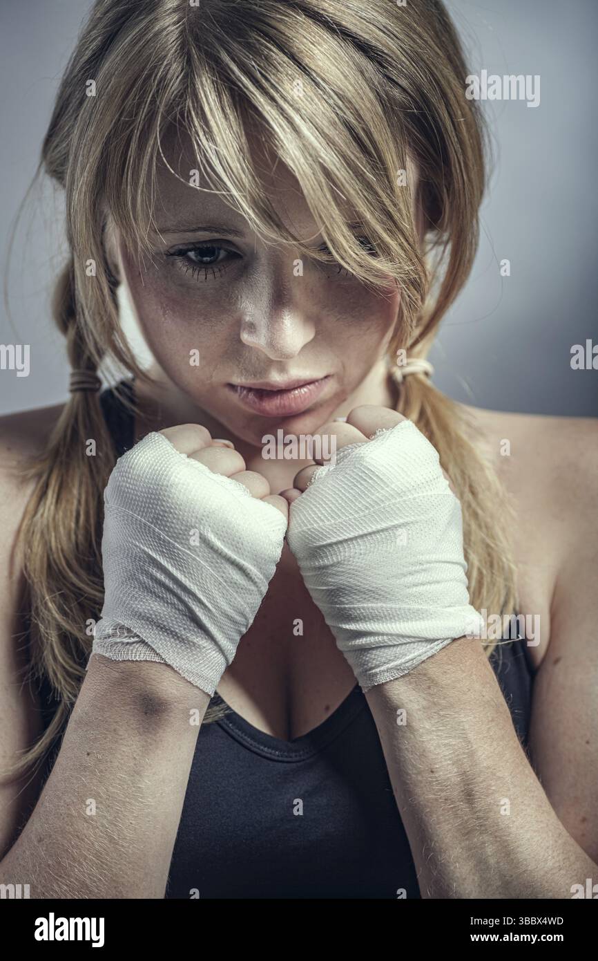 Female boxer in a fighting pose Stock Photo - Alamy