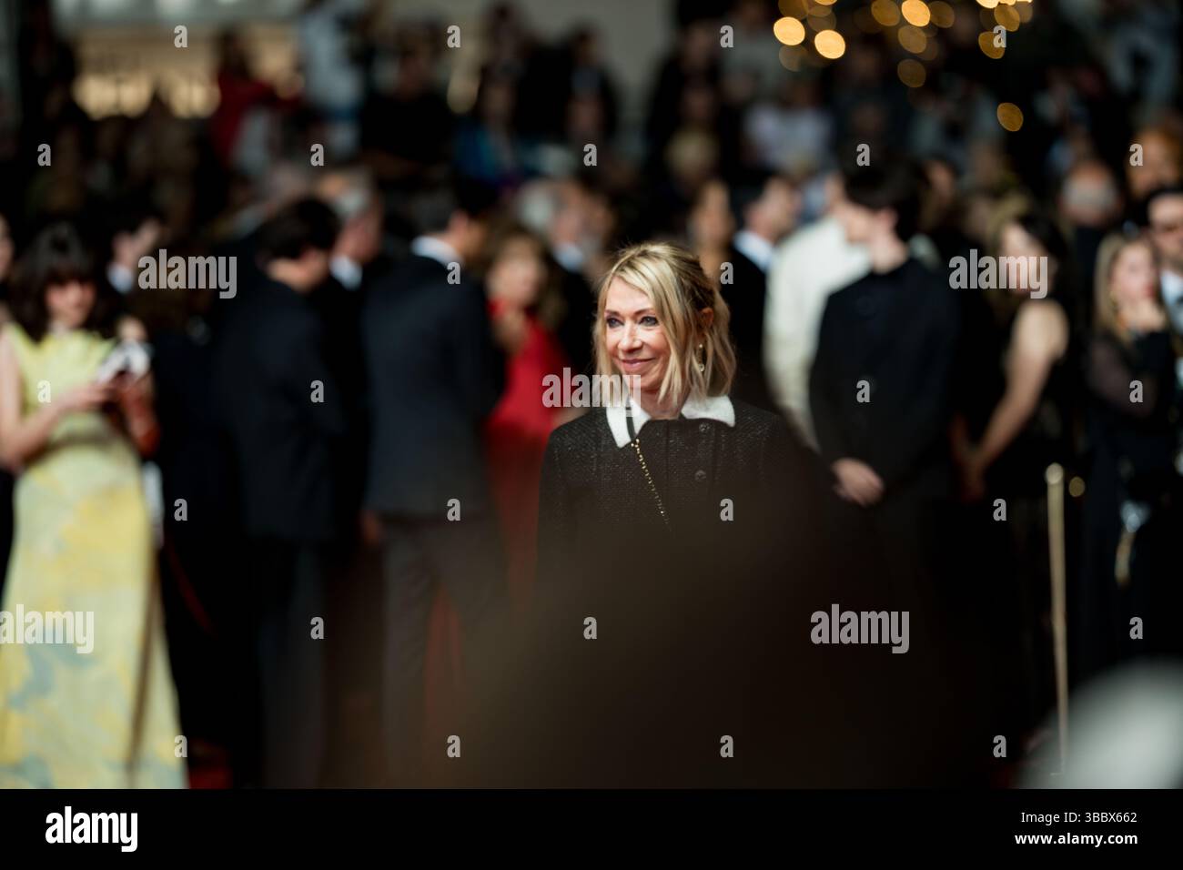 CANNES, FRANCE - MAY 16: Kristen Stewart and Kim Gordon attend the ...