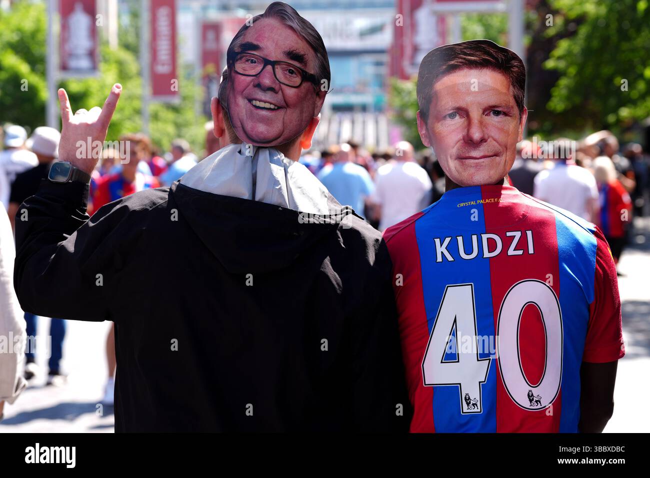 Crystal Palace fans with Ronnie Corbett and Oliver Glasner masks before ...