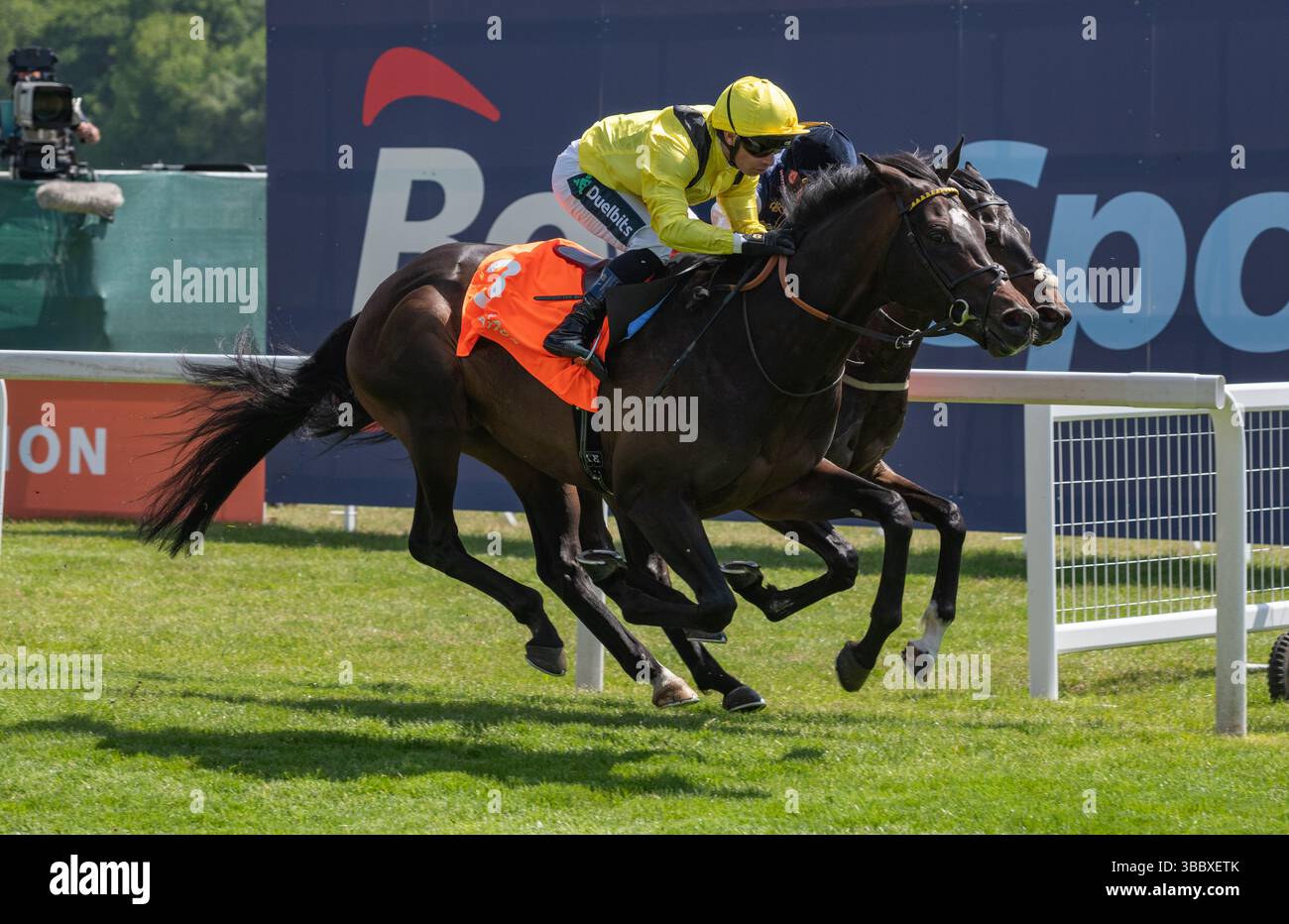 Saddadd and jockey Silvestre de Sousa win the Trade Nation London Gold ...