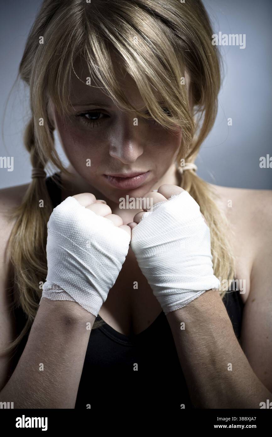 Female boxer in a fighting pose Stock Photo - Alamy