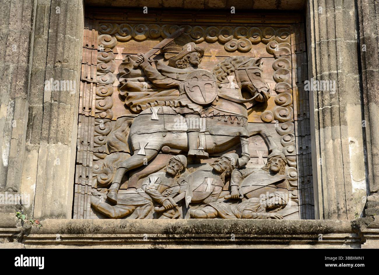 Detail of stone design at the entrance of Fort Santiago, Manila ...