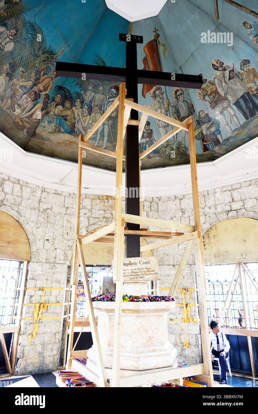 Magellan'cross. Planted by Portuguese and Spanish explorers as ordered ...