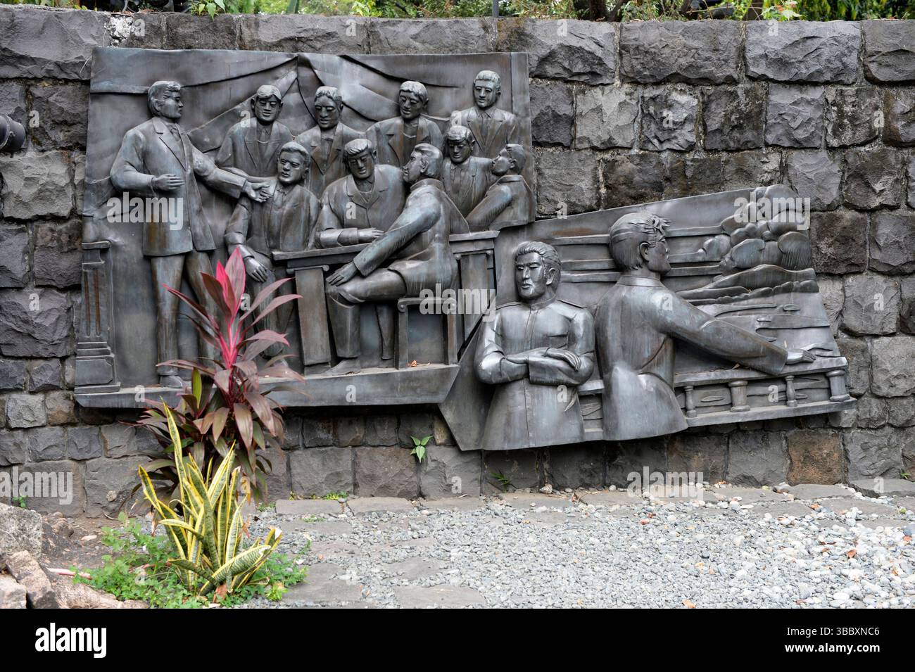 Bronze statues recreate the last moments of the Dr. Jose Rizal's life ...